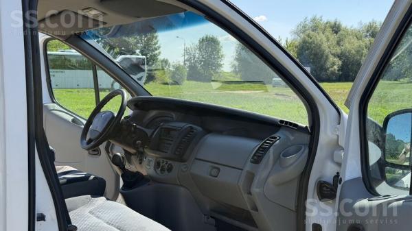 White Renault Trafic 2008 in Riga, with an engine capacity of 2.00 L and mileage of 275 thousand km for 5700 €, photo 9 on AUTOMOTO.COM.LV
