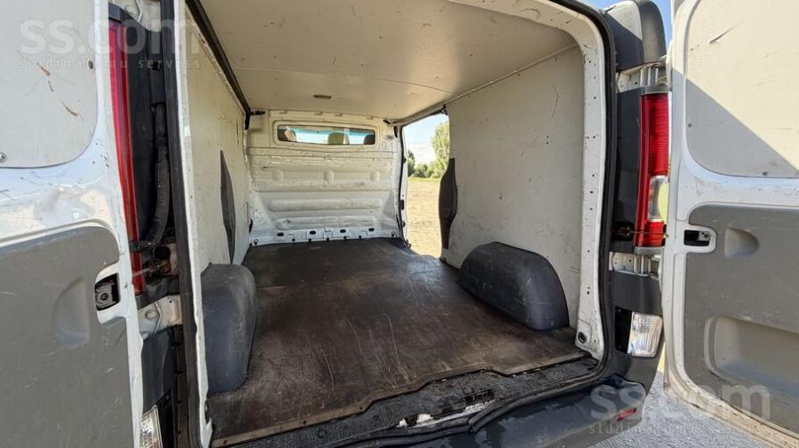 Balts Renault Trafic 2008 Rīga, ar dzinēja tilpumu 2.00 L un nobraukumu 275 tūkst. km par 5700 €, foto 9 vietnē AUTOMOTO.COM.LV