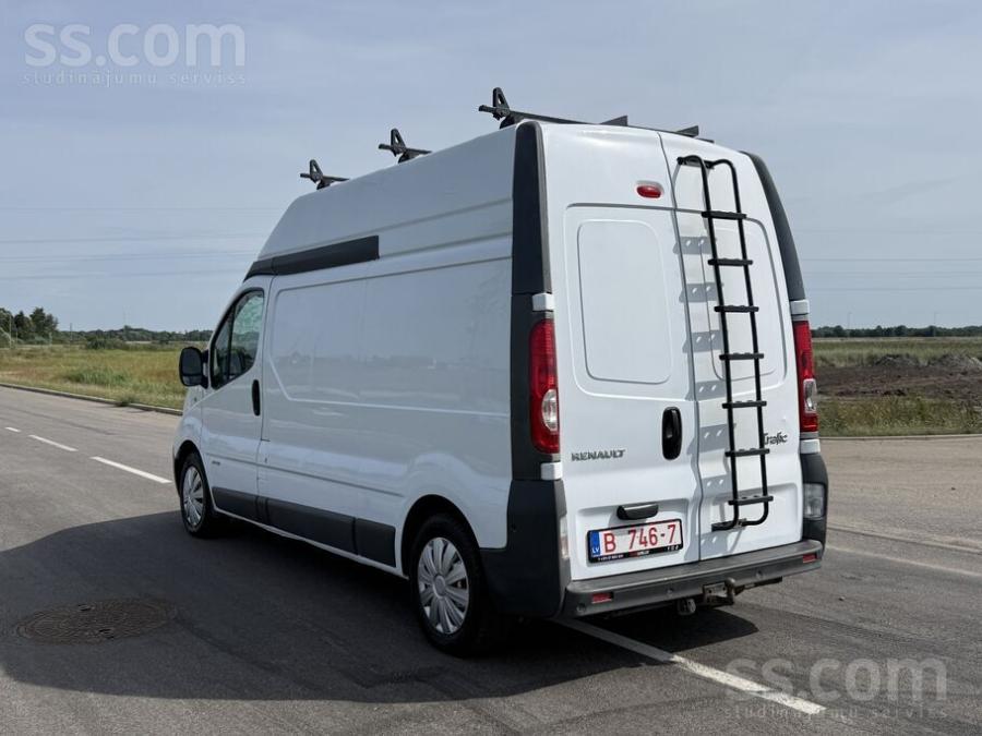 Balts Renault Trafic 2008 Liepāja, ar dzinēja tilpumu 2.00 L un nobraukumu 136 tūkst. km par 5900 €, foto 3 vietnē AUTOMOTO.COM.LV