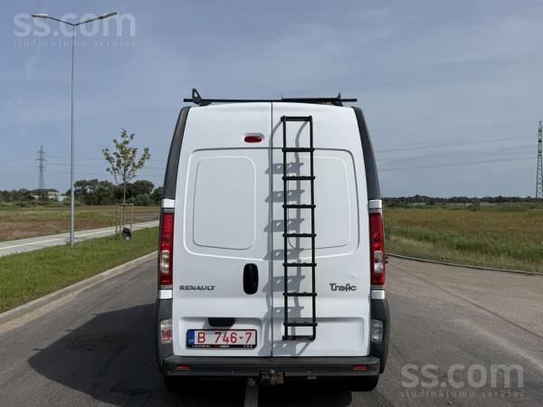 Balts Renault Trafic 2008 Liepāja, ar dzinēja tilpumu 2.00 L un nobraukumu 136 tūkst. km par 5900 €, foto 8 vietnē AUTOMOTO.COM.LV