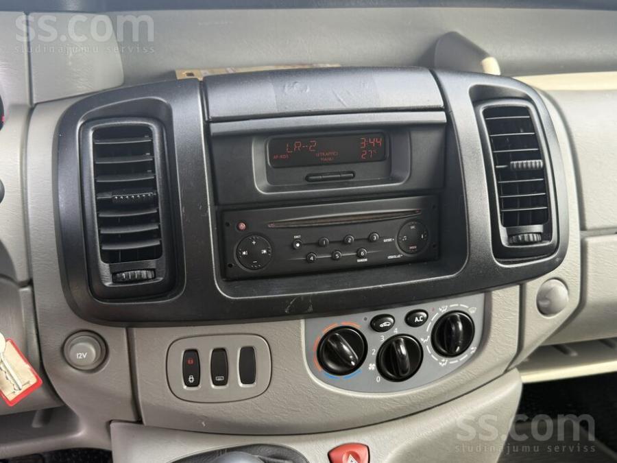 Balts Renault Trafic 2008 Liepāja, ar dzinēja tilpumu 2.00 L un nobraukumu 136 tūkst. km par 5900 €, foto 14 vietnē AUTOMOTO.COM.LV