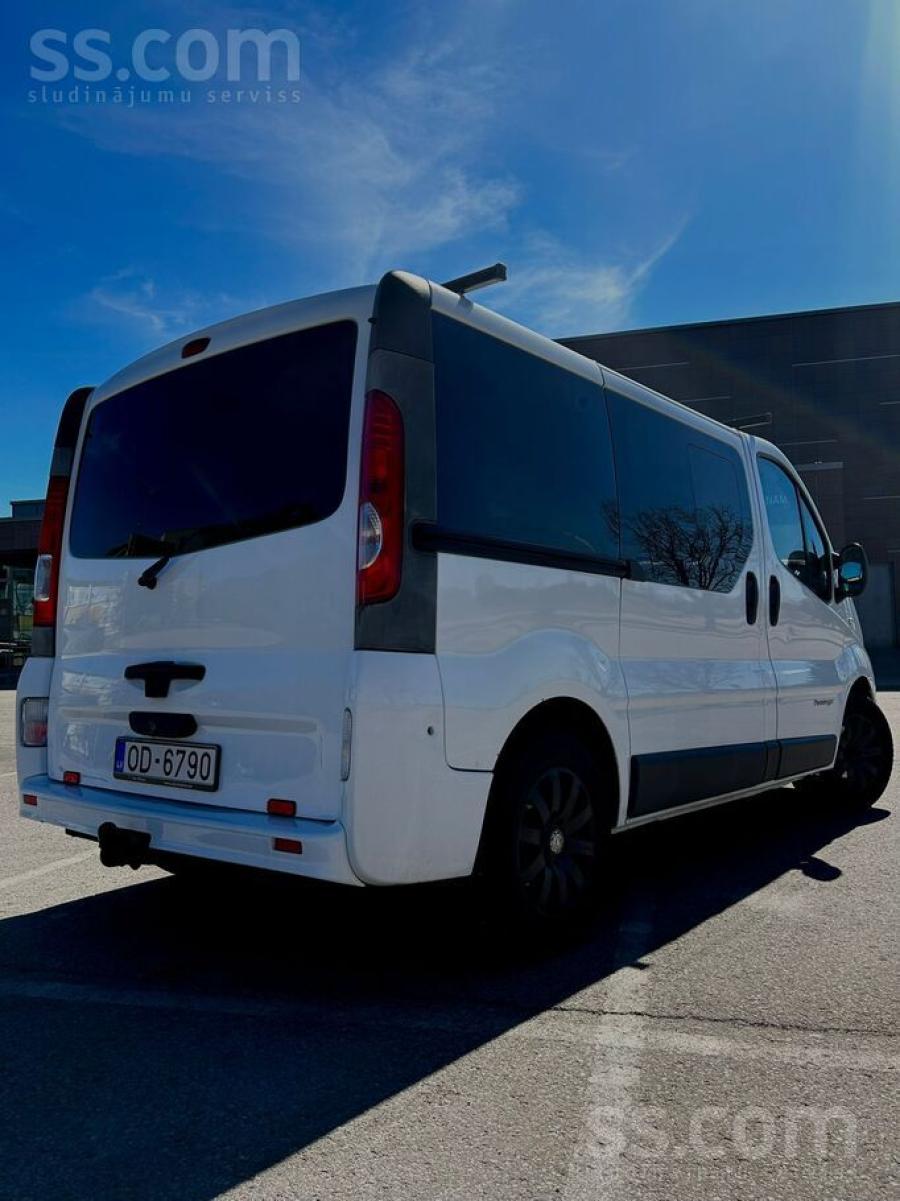 Balts Renault Trafic 2008 Rīga, ar dzinēja tilpumu 2.00 L un nobraukumu 383 tūkst. km par 5000 €, foto 5 vietnē AUTOMOTO.COM.LV