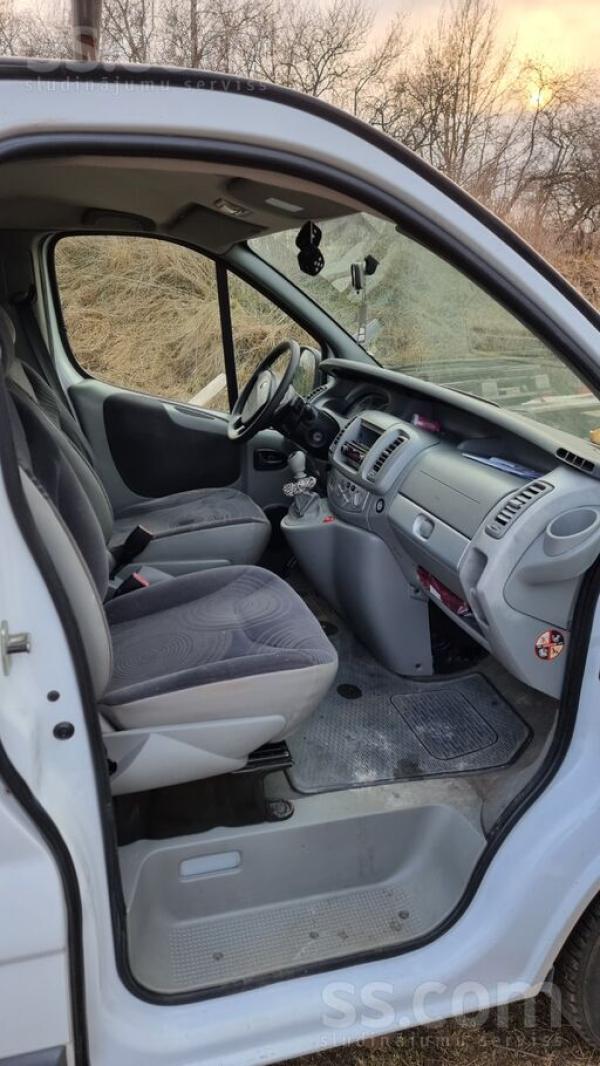 Balts Renault Trafic 2008 Rīga, ar dzinēja tilpumu 2.00 L un nobraukumu 383 tūkst. km par 5000 €, foto 8 vietnē AUTOMOTO.COM.LV