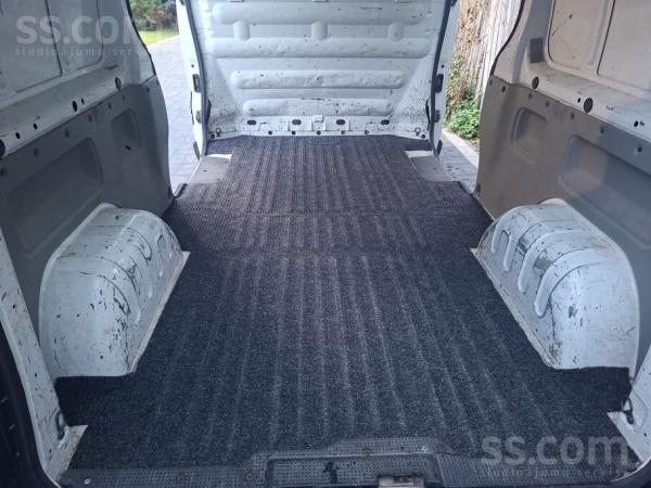 Balts Renault Trafic 2008 Kuldīga, ar dzinēja tilpumu 2.00 L un nobraukumu 400 tūkst. km par 4200 €, foto 6 vietnē AUTOMOTO.COM.LV