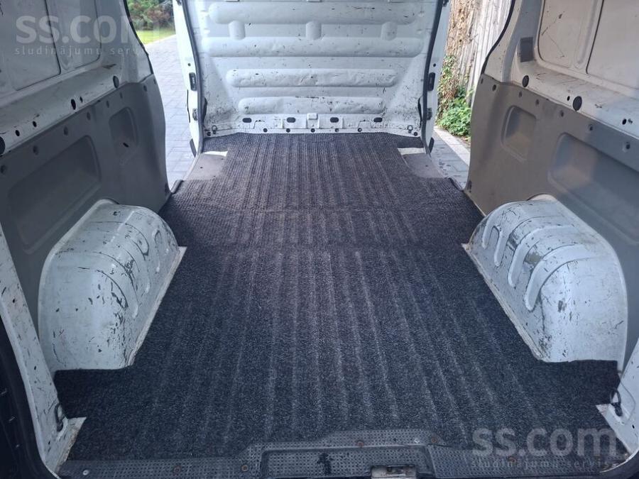 Balts Renault Trafic 2008 Kuldīga, ar dzinēja tilpumu 2.00 L un nobraukumu 400 tūkst. km par 4200 €, foto 6 vietnē AUTOMOTO.COM.LV