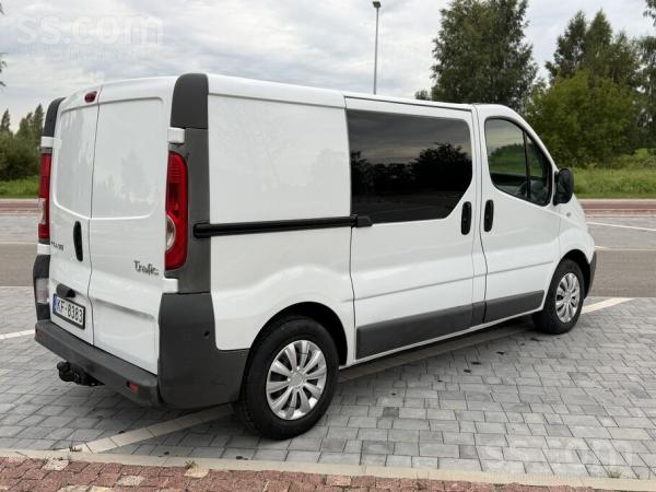 Renault Trafic 2008 in Jelgava on AUTOMOTO.COM.LV White Renault Trafic 2008 in Jelgava, with an engine capacity of 2.00 L and mileage of 341 thousand km for 4600 €, photo 5 on AUTOMOTO.COM.LV