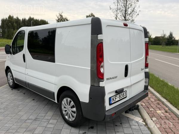 Renault Trafic 2008 in Jelgava on AUTOMOTO.COM.LV White Renault Trafic 2008 in Jelgava, with an engine capacity of 2.00 L and mileage of 341 thousand km for 4600 €, photo 7 on AUTOMOTO.COM.LV