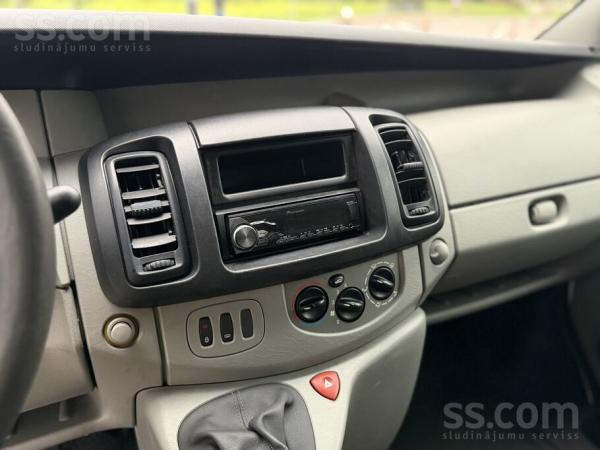 Renault Trafic 2008 in Jelgava on AUTOMOTO.COM.LV White Renault Trafic 2008 in Jelgava, with an engine capacity of 2.00 L and mileage of 341 thousand km for 4600 €, photo 11 on AUTOMOTO.COM.LV