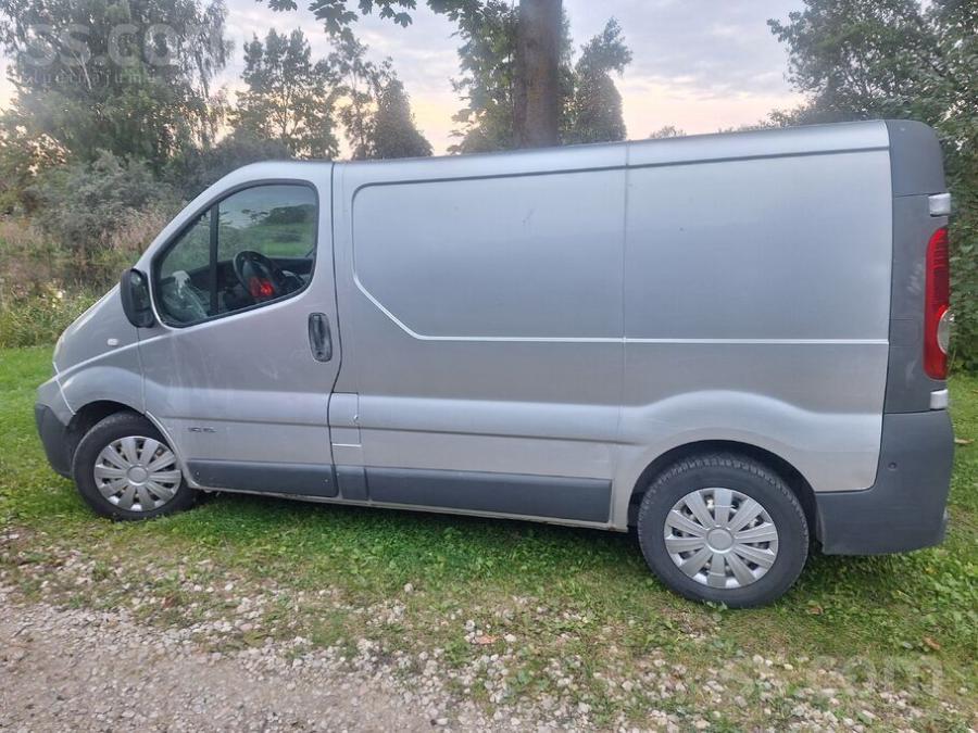 Balts Renault Trafic 2008 Rīga, ar dzinēja tilpumu 2.00 L un nobraukumu 412 tūkst. km par 2500 €, foto 3 vietnē AUTOMOTO.COM.LV