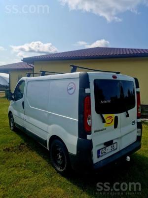White Renault Trafic 2009 in Valmiera, with an engine capacity of 2.50 L and mileage of 157 thousand km for 5200 €, photo 3 on AUTOMOTO.COM.LV