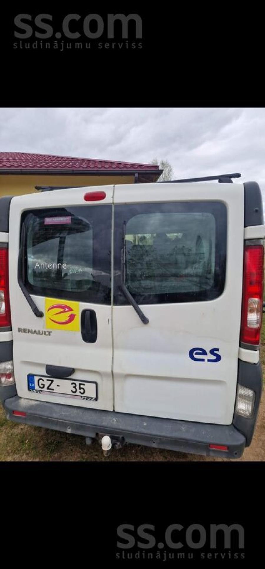 White Renault Trafic 2009 in Valmiera, with an engine capacity of 2.50 L and mileage of 157 thousand km for 5200 €, photo 4 on AUTOMOTO.COM.LV