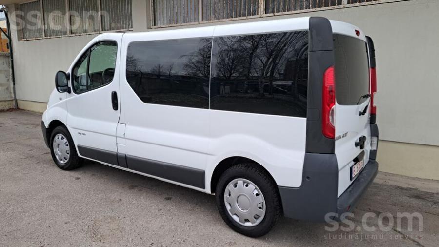 Balts Renault Trafic 2009 Ogre, ar dzinēja tilpumu 2.50 L un nobraukumu 270 tūkst. km par 7250 €, foto 2 vietnē AUTOMOTO.COM.LV