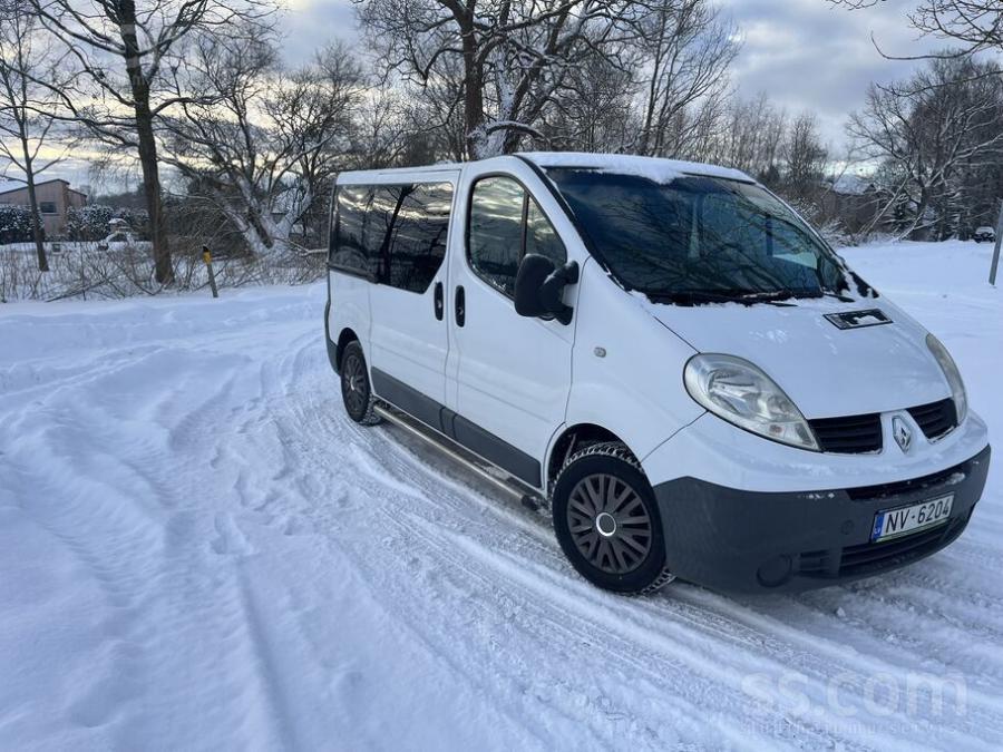 Balts Renault Trafic 2009 Liepāja, ar dzinēja tilpumu 2.50 L un nobraukumu 334 tūkst. km par 7200 €, foto 2 vietnē AUTOMOTO.COM.LV