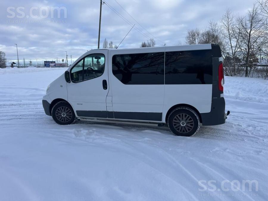 Balts Renault Trafic 2009 Liepāja, ar dzinēja tilpumu 2.50 L un nobraukumu 334 tūkst. km par 7200 €, foto 3 vietnē AUTOMOTO.COM.LV