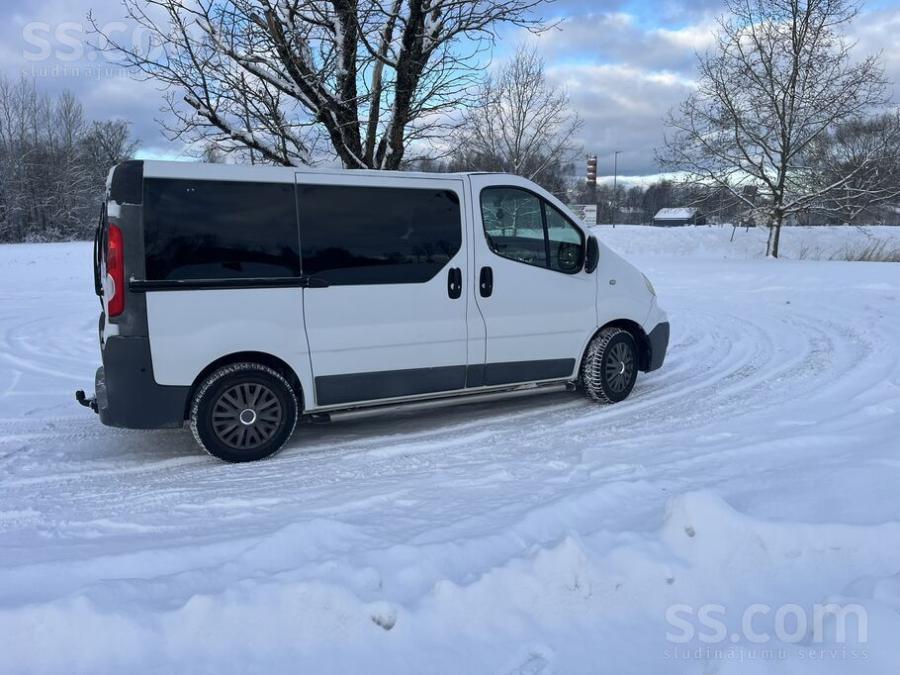 Balts Renault Trafic 2009 Liepāja, ar dzinēja tilpumu 2.50 L un nobraukumu 334 tūkst. km par 7200 €, foto 4 vietnē AUTOMOTO.COM.LV