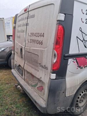 White Renault Trafic 2009 in Riga, with an engine capacity of 1.90 L and mileage of 320 thousand km for 3000 €, photo 4 on AUTOMOTO.COM.LV