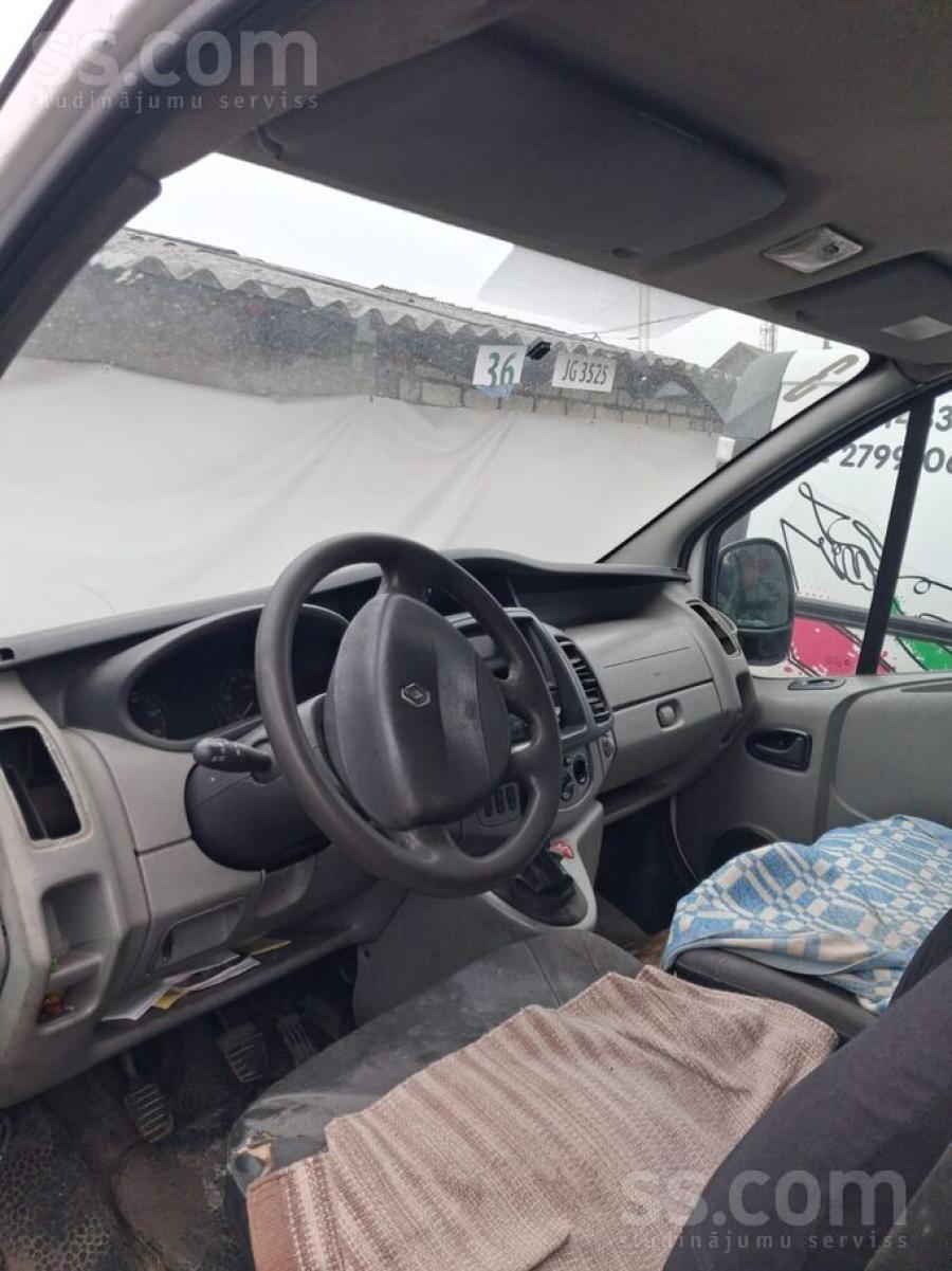 White Renault Trafic 2009 in Riga, with an engine capacity of 1.90 L and mileage of 320 thousand km for 3000 €, photo 5 on AUTOMOTO.COM.LV