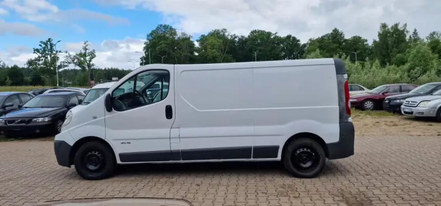 White Renault Trafic 2009 in Valmiera, with an engine capacity of 2.00 L and mileage of 316 thousand km for 3000 €, photo 6 on AUTOMOTO.COM.LV