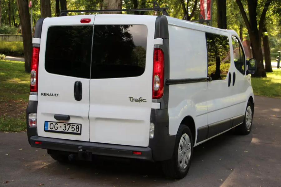 White Renault Trafic 2009 in Marupe, with an engine capacity of 2.00 L and mileage of 130 thousand km for 6450 €, photo 8 on AUTOMOTO.COM.LV