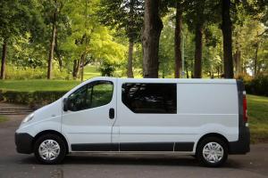 White Renault Trafic 2009 in Marupe, with an engine capacity of 2.00 L and mileage of 130 thousand km for 6450 €, photo 10 on AUTOMOTO.COM.LV