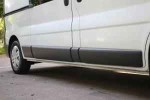 White Renault Trafic 2009 in Marupe, with an engine capacity of 2.00 L and mileage of 130 thousand km for 6450 €, photo 11 on AUTOMOTO.COM.LV