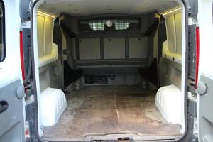 White Renault Trafic 2009 in Marupe, with an engine capacity of 2.00 L and mileage of 130 thousand km for 6450 €, photo 16 on AUTOMOTO.COM.LV