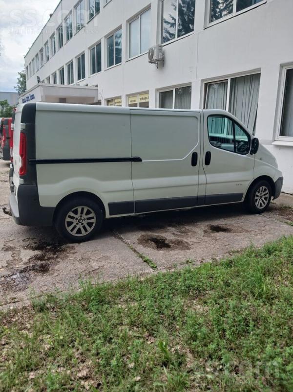 White Renault Trafic 2009 in Riga, with an engine capacity of 2.00 L and mileage of 174 thousand km for 5500 €, photo 3 on AUTOMOTO.COM.LV