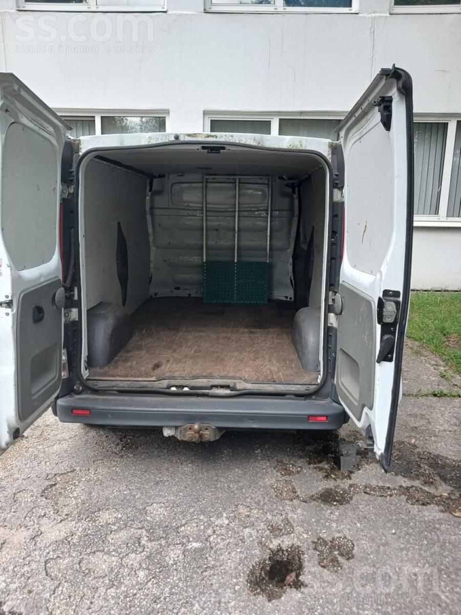 Balts Renault Trafic 2009 Rīga, ar dzinēja tilpumu 2.00 L un nobraukumu 174 tūkst. km par 5500 €, foto 6 vietnē AUTOMOTO.COM.LV
