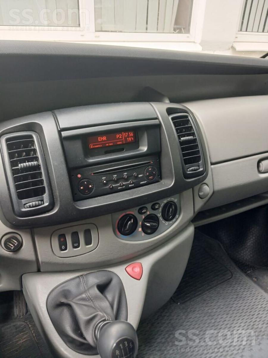 Balts Renault Trafic 2009 Rīga, ar dzinēja tilpumu 2.00 L un nobraukumu 174 tūkst. km par 5500 €, foto 7 vietnē AUTOMOTO.COM.LV