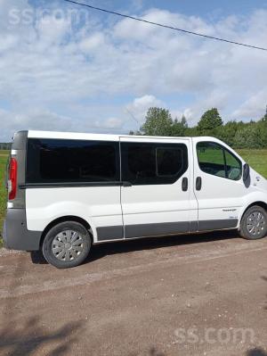 White Renault Trafic 2009 in Saldus, with an engine capacity of 1.90 L and mileage of 290 thousand km for 4500 €, photo 7 on AUTOMOTO.COM.LV