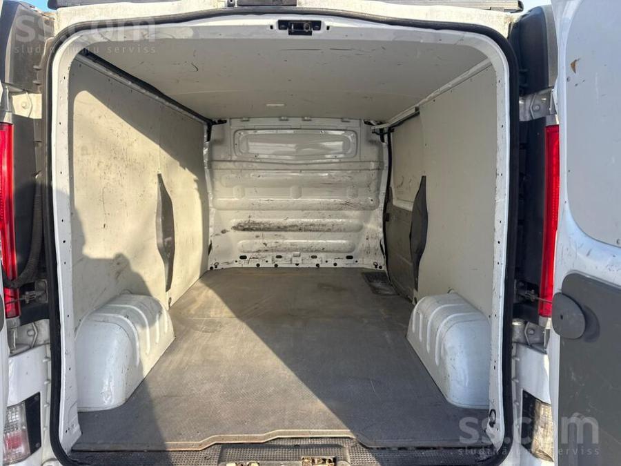 Balts Renault Trafic 2009 Tukums, ar dzinēja tilpumu 2.00 L un nobraukumu 349 tūkst. km par 4550 €, foto 9 vietnē AUTOMOTO.COM.LV