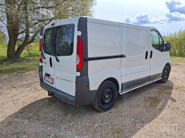 White Renault Trafic 2010 in Tukums, with an engine capacity of 2.00 L and mileage of 329 thousand km for 2990 €, photo 6 on AUTOMOTO.COM.LV