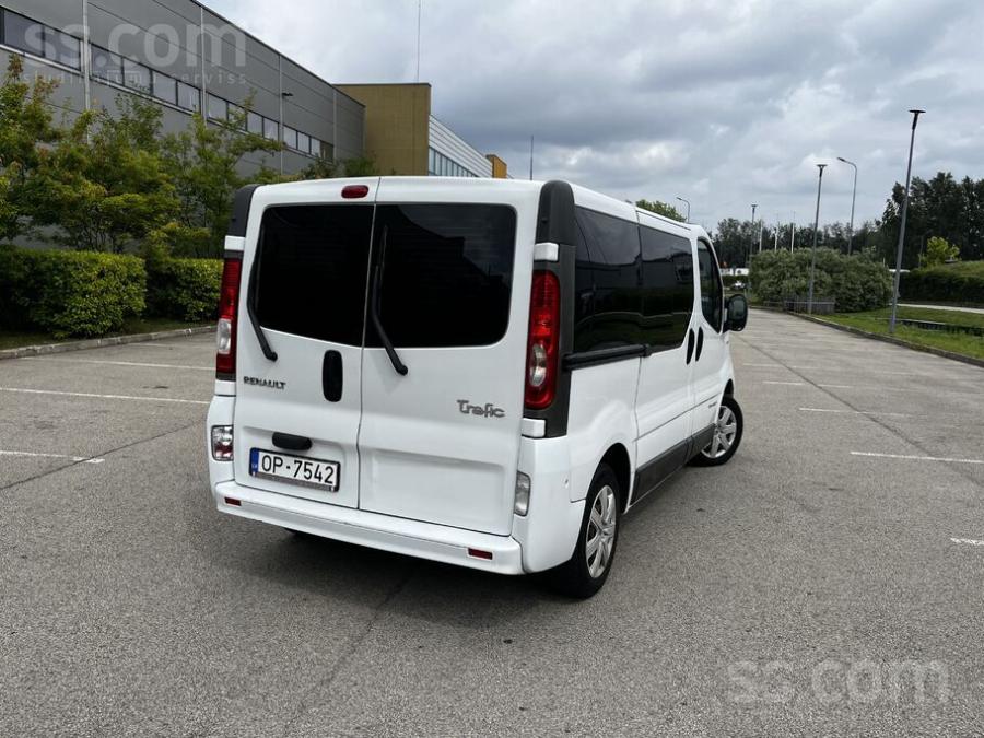 Balts Renault Trafic 2010 Rīga, ar dzinēja tilpumu 2.00 L un nobraukumu 246 tūkst. km par 5990 €, foto 3 vietnē AUTOMOTO.COM.LV