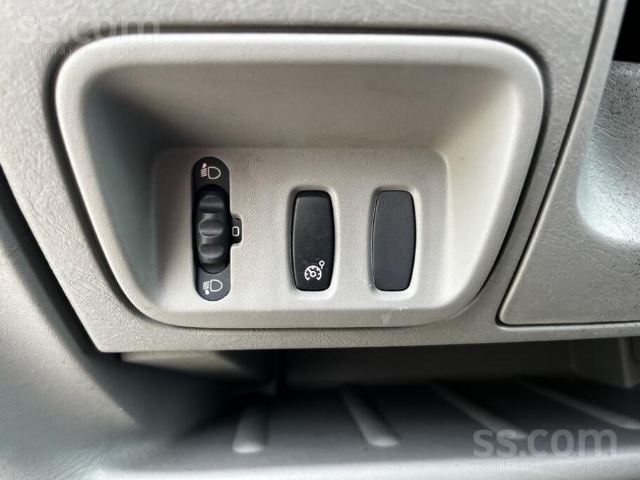 Balts Renault Trafic 2010 Rīga, ar dzinēja tilpumu 2.00 L un nobraukumu 246 tūkst. km par 5990 €, foto 20 vietnē AUTOMOTO.COM.LV