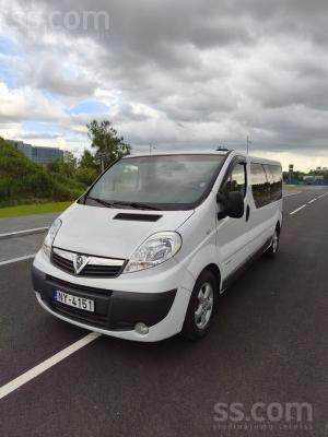 White Renault Trafic 2010 in Riga, with an engine capacity of 2.50 L and mileage of 359 thousand km for 8700 €, photo 3 on AUTOMOTO.COM.LV