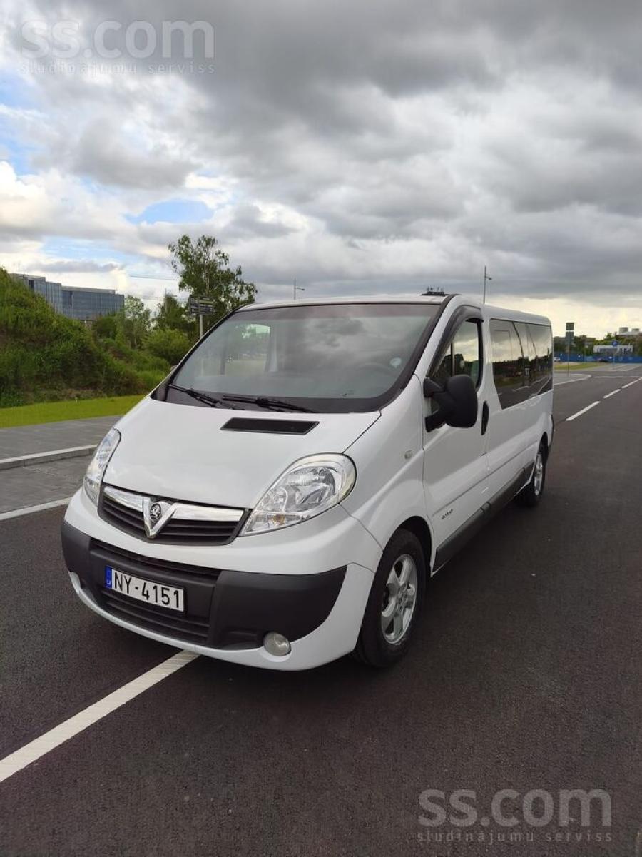 White Renault Trafic 2010 in Riga, with an engine capacity of 2.50 L and mileage of 359 thousand km for 8700 €, photo 3 on AUTOMOTO.COM.LV