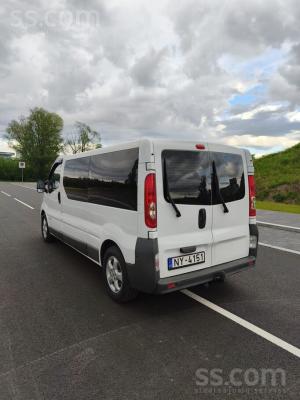 White Renault Trafic 2010 in Riga, with an engine capacity of 2.50 L and mileage of 359 thousand km for 8700 €, photo 4 on AUTOMOTO.COM.LV