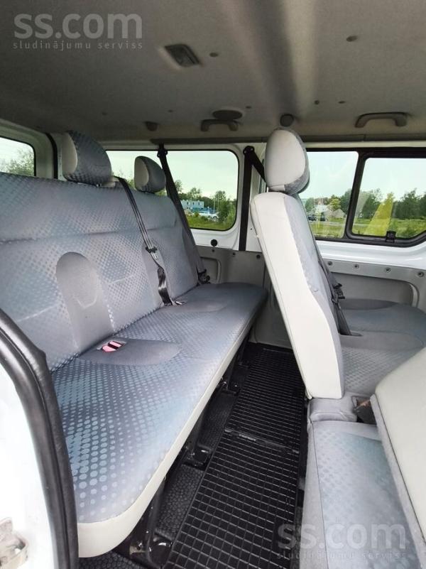 White Renault Trafic 2010 in Riga, with an engine capacity of 2.50 L and mileage of 359 thousand km for 8700 €, photo 10 on AUTOMOTO.COM.LV