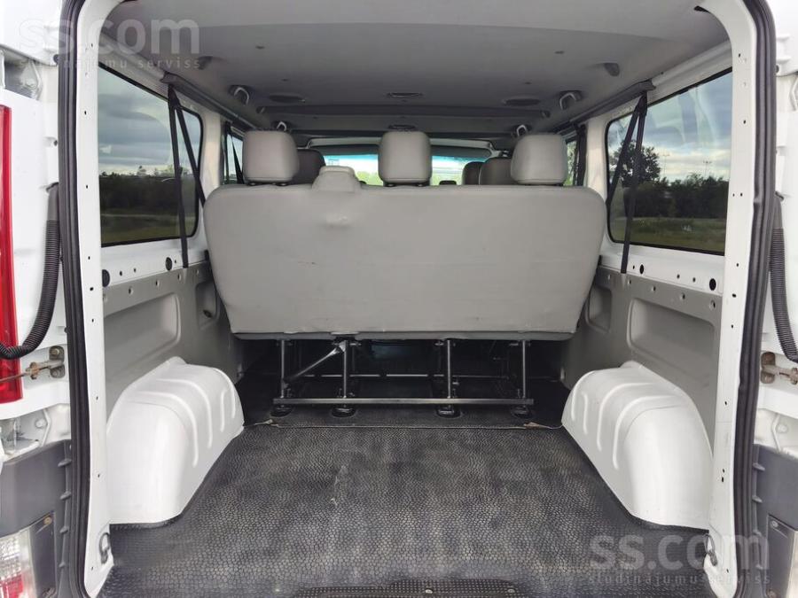 White Renault Trafic 2010 in Riga, with an engine capacity of 2.50 L and mileage of 359 thousand km for 8700 €, photo 11 on AUTOMOTO.COM.LV