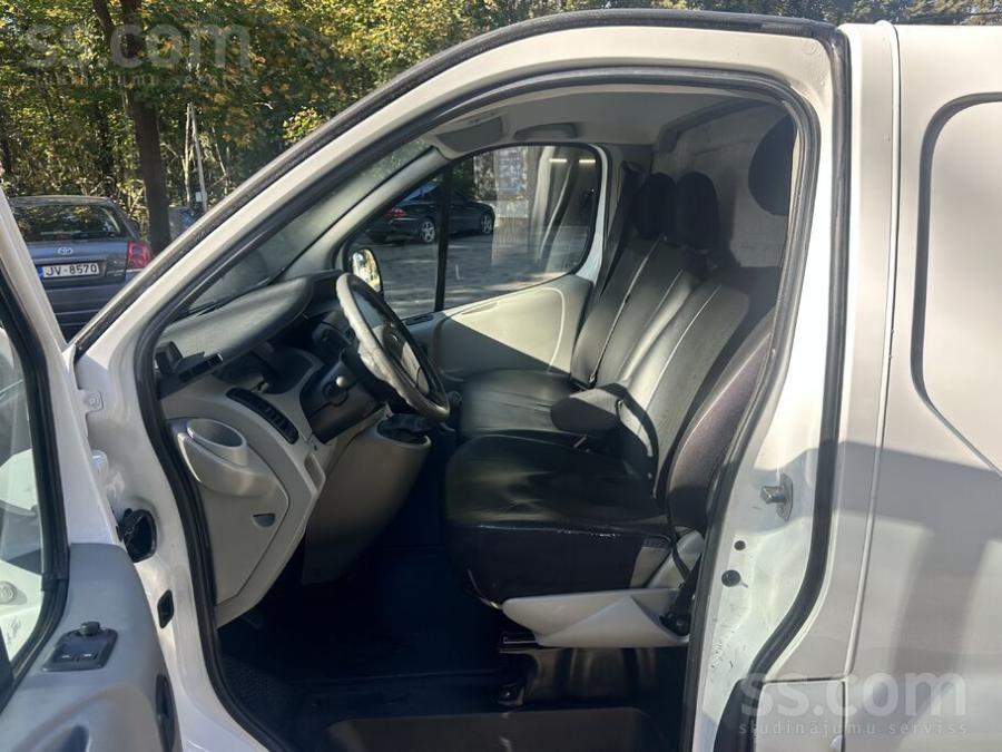 White Renault Trafic 2010 in Riga, with an engine capacity of 2.00 L and mileage of 253 thousand km for 4499 €, photo 15 on AUTOMOTO.COM.LV