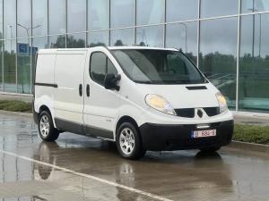 White Renault Trafic 2011 in Rezekne, with an engine capacity of 2.00 L and mileage of 414 thousand km for 3700 €, photo 4 on AUTOMOTO.COM.LV