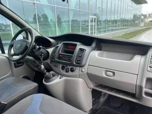 White Renault Trafic 2011 in Rezekne, with an engine capacity of 2.00 L and mileage of 414 thousand km for 3700 €, photo 8 on AUTOMOTO.COM.LV