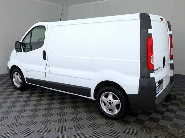 Balts Renault Trafic 2011 Tallina, ar dzinēja tilpumu 2.00 L un nobraukumu 311 tūkst. km par 3399 €, foto 4 vietnē AUTOMOTO.COM.LV