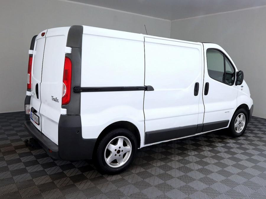 Balts Renault Trafic 2011 Tallina, ar dzinēja tilpumu 2.00 L un nobraukumu 311 tūkst. km par 3399 €, foto 12 vietnē AUTOMOTO.COM.LV