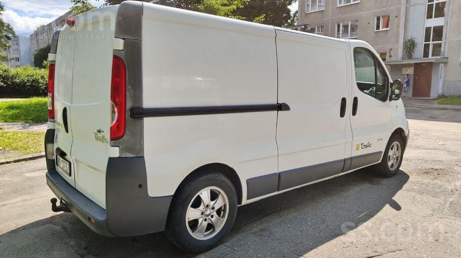 White Renault Trafic 2011 in Riga, with an engine capacity of 2.00 L and mileage of 268 thousand km for 6000 €, photo 5 on AUTOMOTO.COM.LV