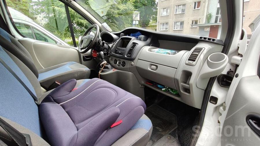 White Renault Trafic 2011 in Riga, with an engine capacity of 2.00 L and mileage of 268 thousand km for 6000 €, photo 6 on AUTOMOTO.COM.LV