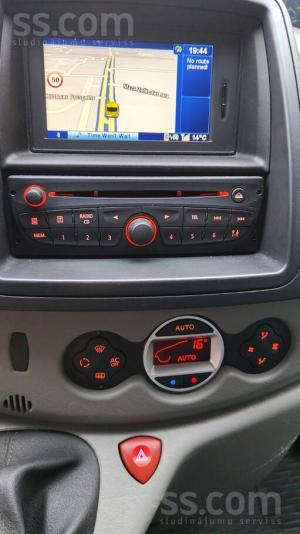 White Renault Trafic 2011 in Riga, with an engine capacity of 2.00 L and mileage of 268 thousand km for 6000 €, photo 8 on AUTOMOTO.COM.LV