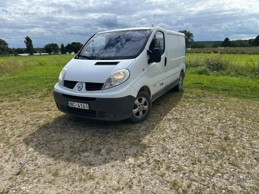 White Renault Trafic 2011 in Ogre, with an engine capacity of 2.00 L and mileage of 230 thousand km for 3950 €, photo 4 on AUTOMOTO.COM.LV