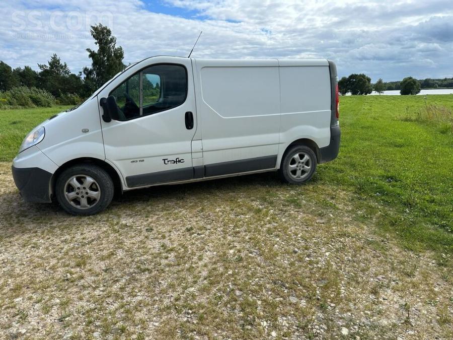 White Renault Trafic 2011 in Ogre, with an engine capacity of 2.00 L and mileage of 230 thousand km for 3950 €, photo 8 on AUTOMOTO.COM.LV