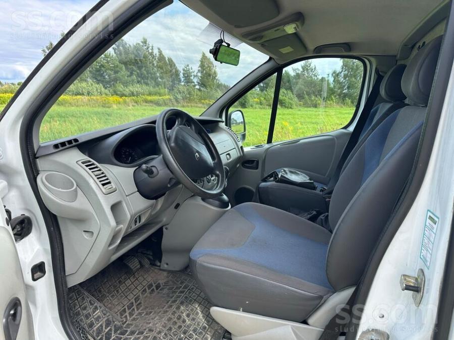 White Renault Trafic 2011 in Ogre, with an engine capacity of 2.00 L and mileage of 230 thousand km for 3950 €, photo 11 on AUTOMOTO.COM.LV